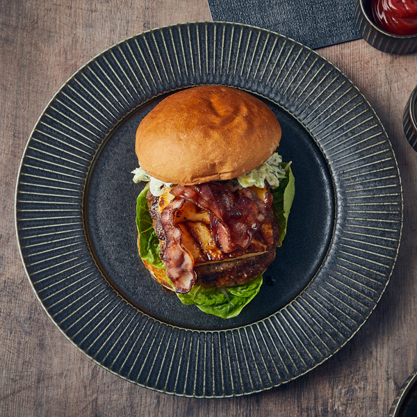 Terra Porcelain Black Fluted Winged Plate 26cm